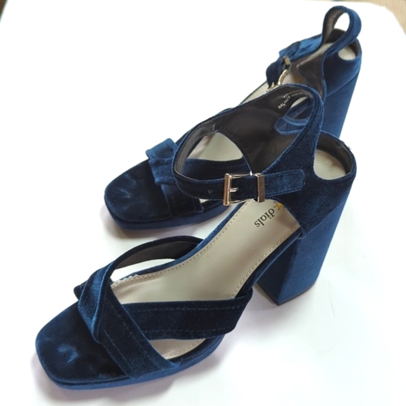 Seven Dials | Shoes | Seven Dials Poliana Navy Blue Velvet Block Heeled ...